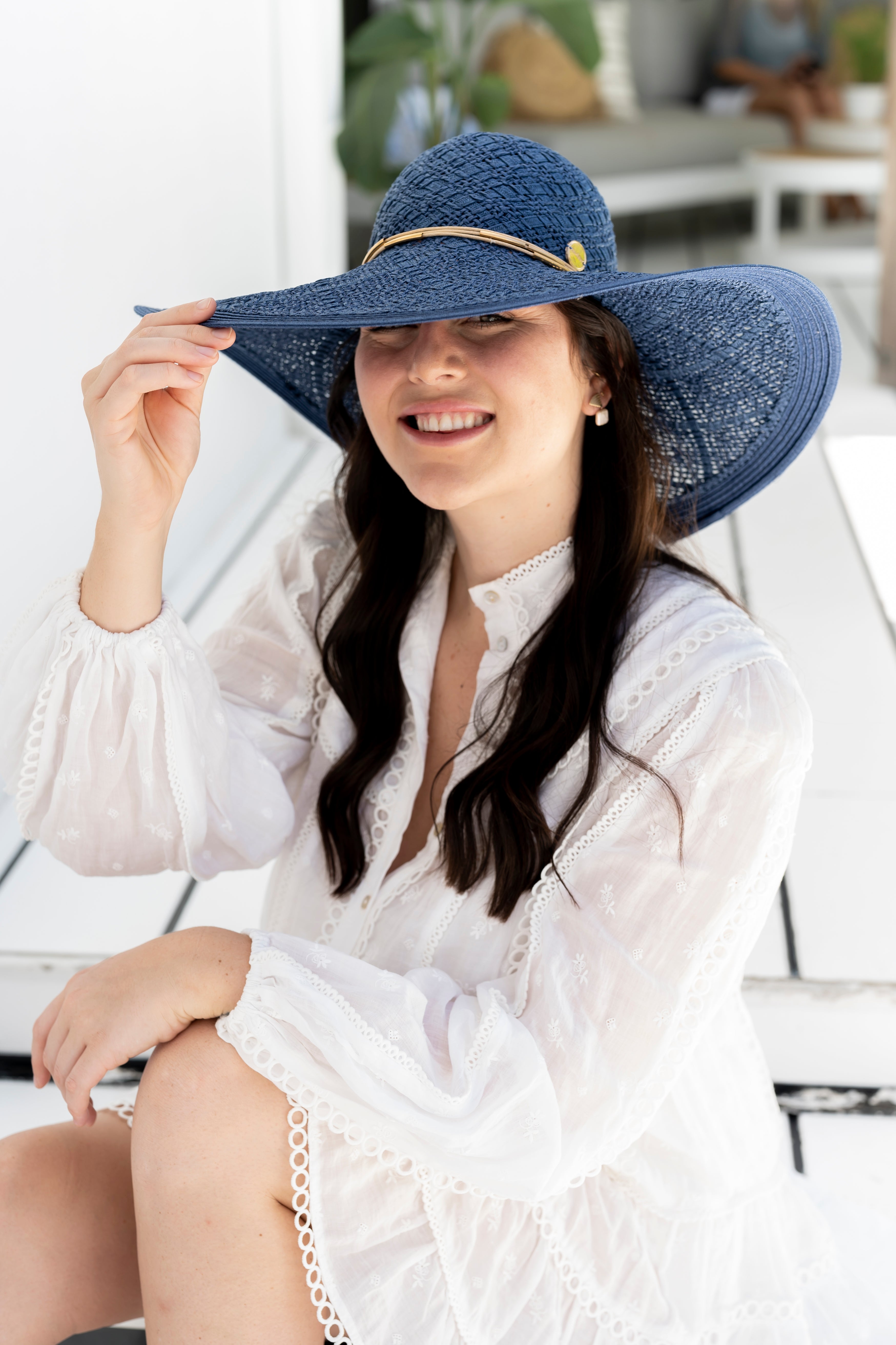 Giselle - Wide Brim Gold Band